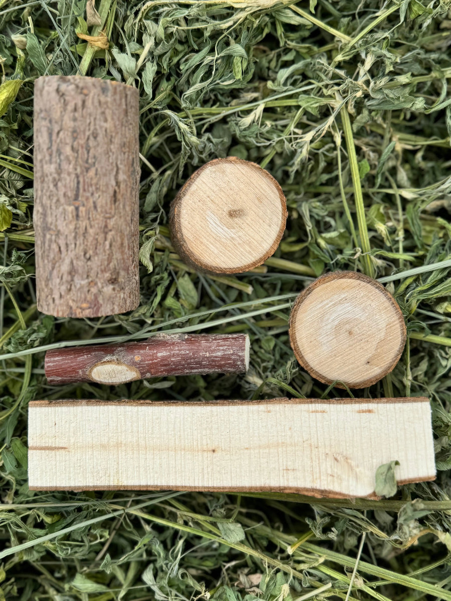 GRAZ'N Organic Hay-Chew Bundle for Rabbits, Guinea Pigs, Hamsters